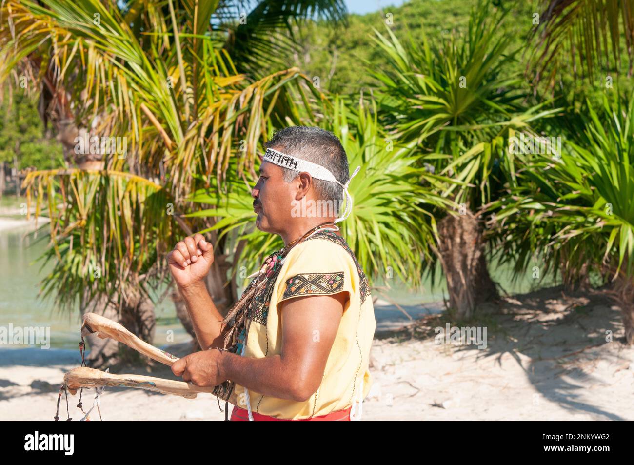 Mayan man profile hi-res stock photography and images - Alamy