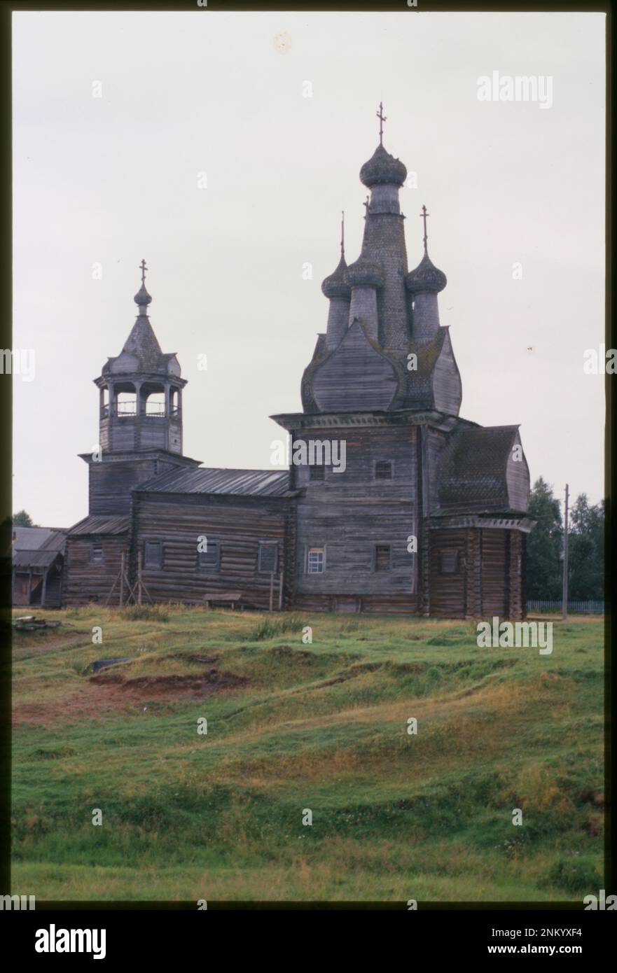 Log buildings russia federation 2000 hi-res stock photography and ...