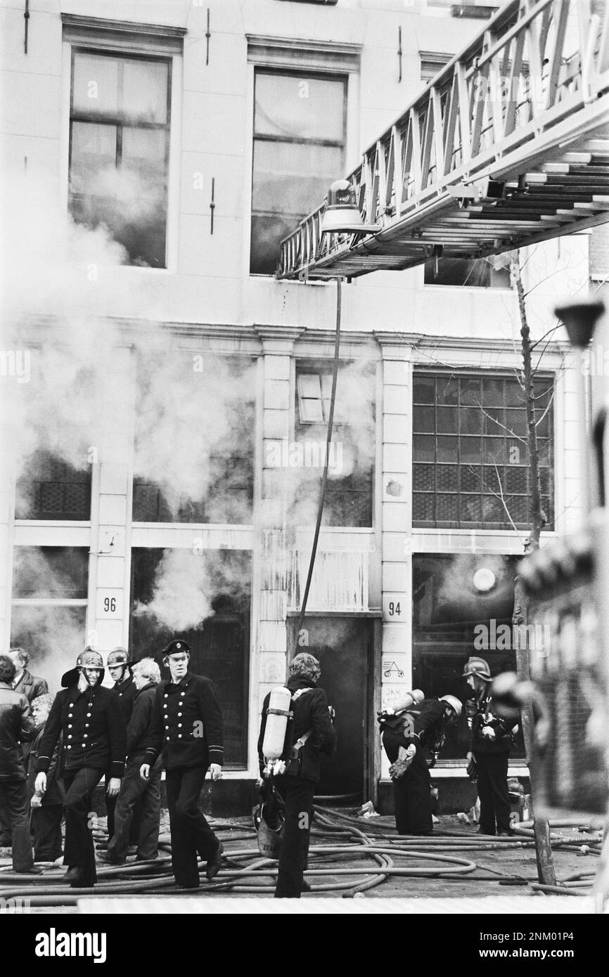 Netherlands History: Fire in a building on the Jodenbreestraat in ...
