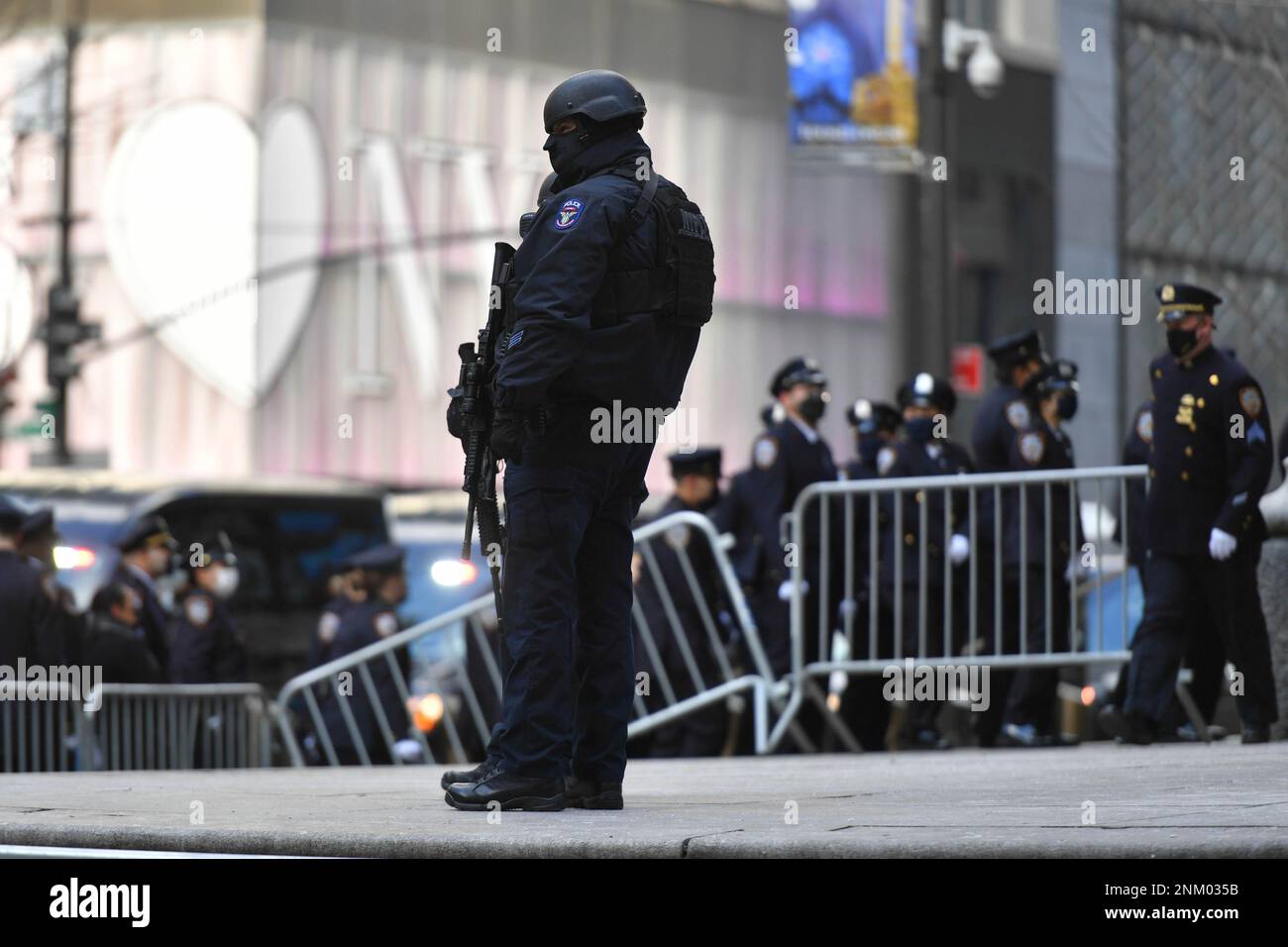 Photo by: NDZ/STAR MAX/IPx 2021 1/27/22 Police officers attend the wake ...