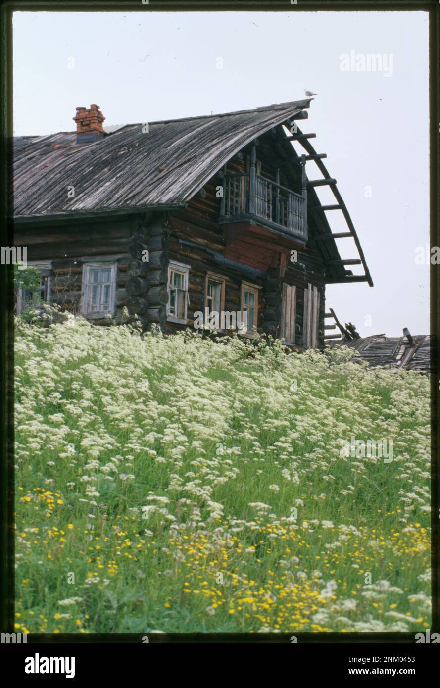 Log buildings russia federation 2000 hi-res stock photography and ...