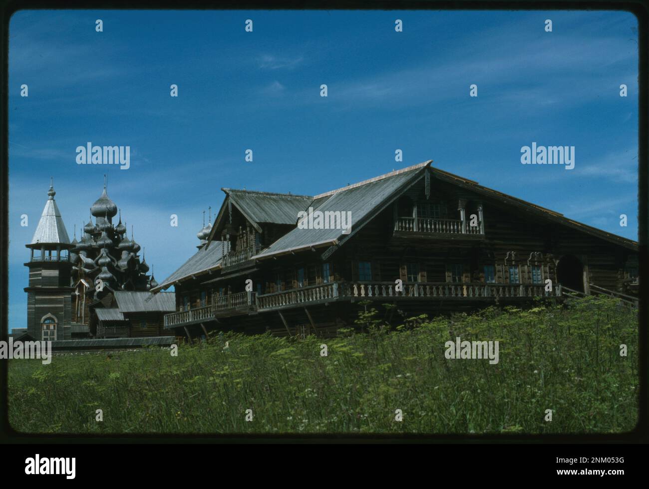 Log buildings russia federation 2000 hi-res stock photography and ...