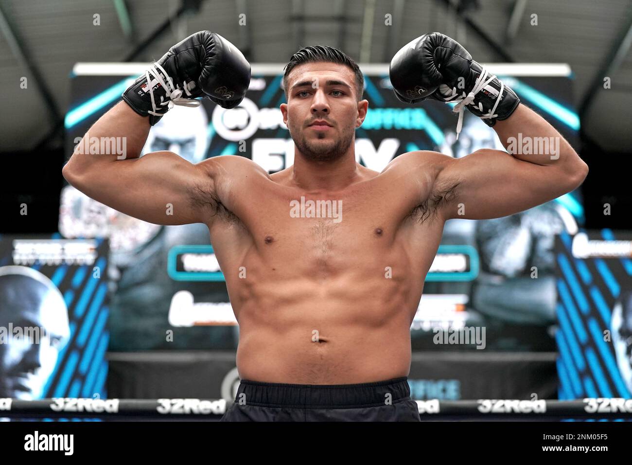 Jake paul tyson boxing hi-res stock photography and images - Alamy