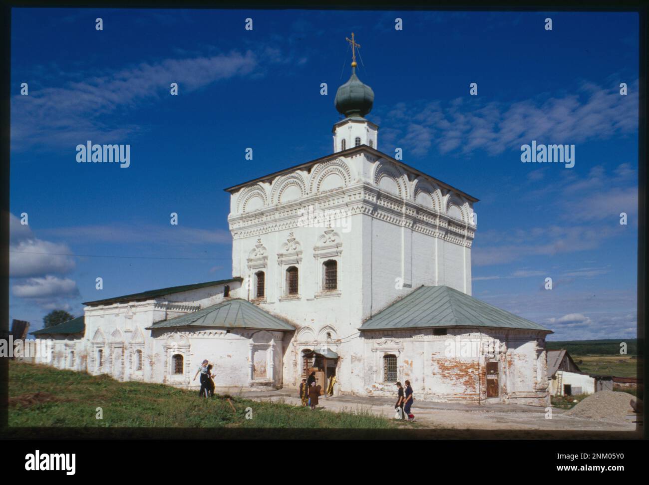 Monasteries russia federation 2000 hi-res stock photography and images ...