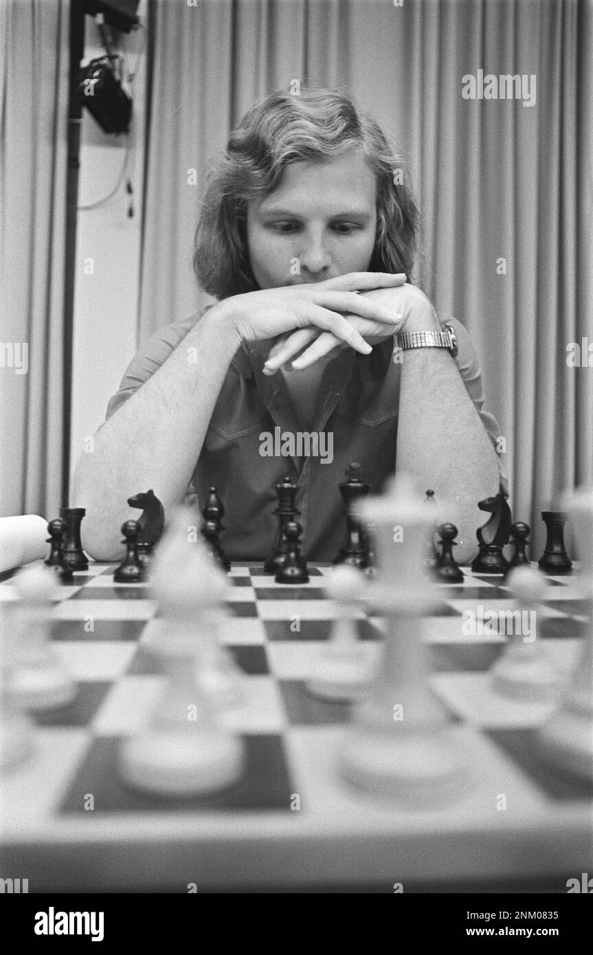 IBM chess tournament, fourteenth round Tony Miles in action head ca ...