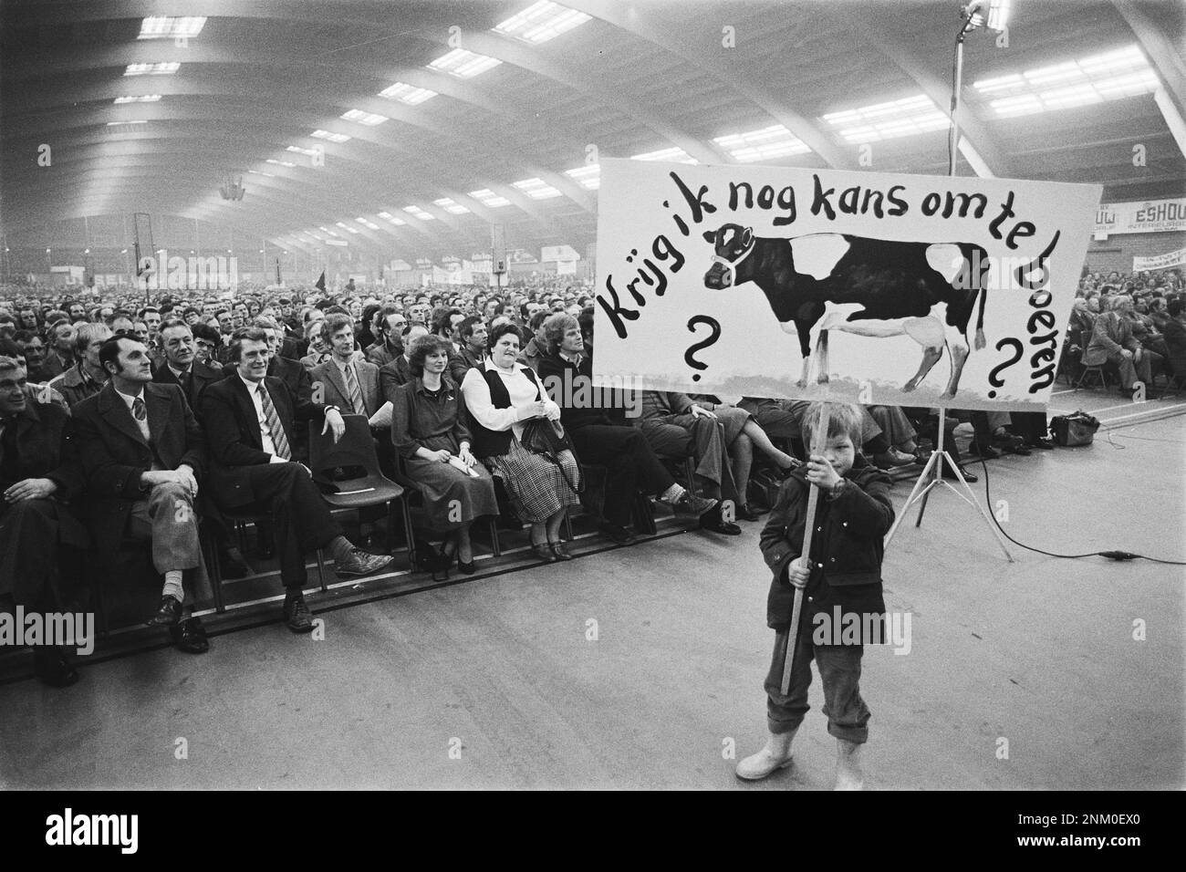 Netherlands History: Angry farmers meeting in Zwolle (IJsselhal), young ...