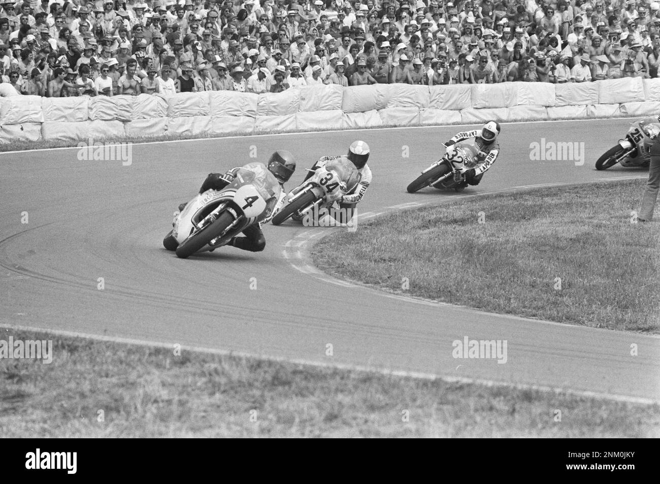 TT in Assen, 500cc class motorcycle race in action ca. June 26, 1976 ...