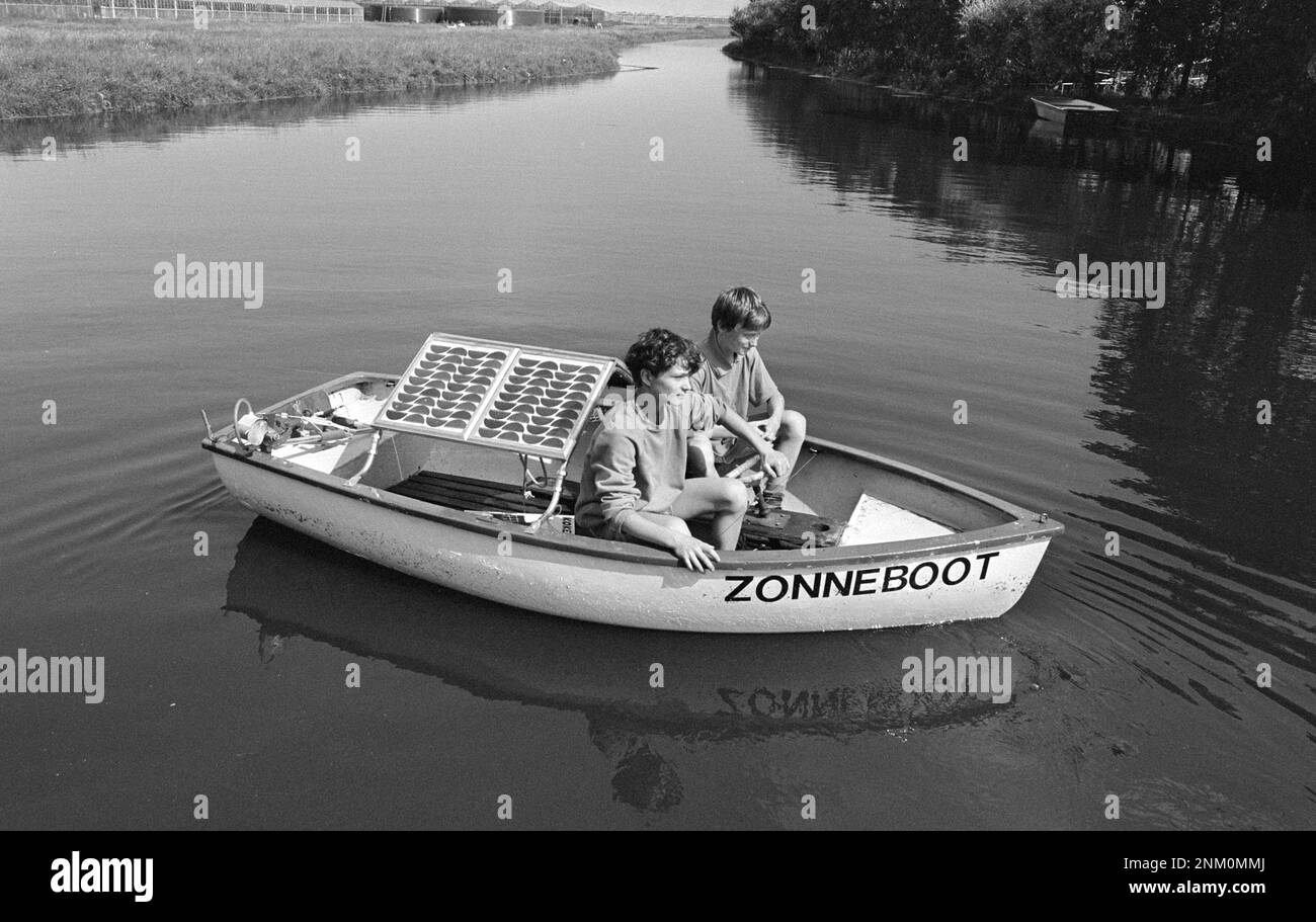 Solar powered boat Black and White Stock Photos & Images - Alamy