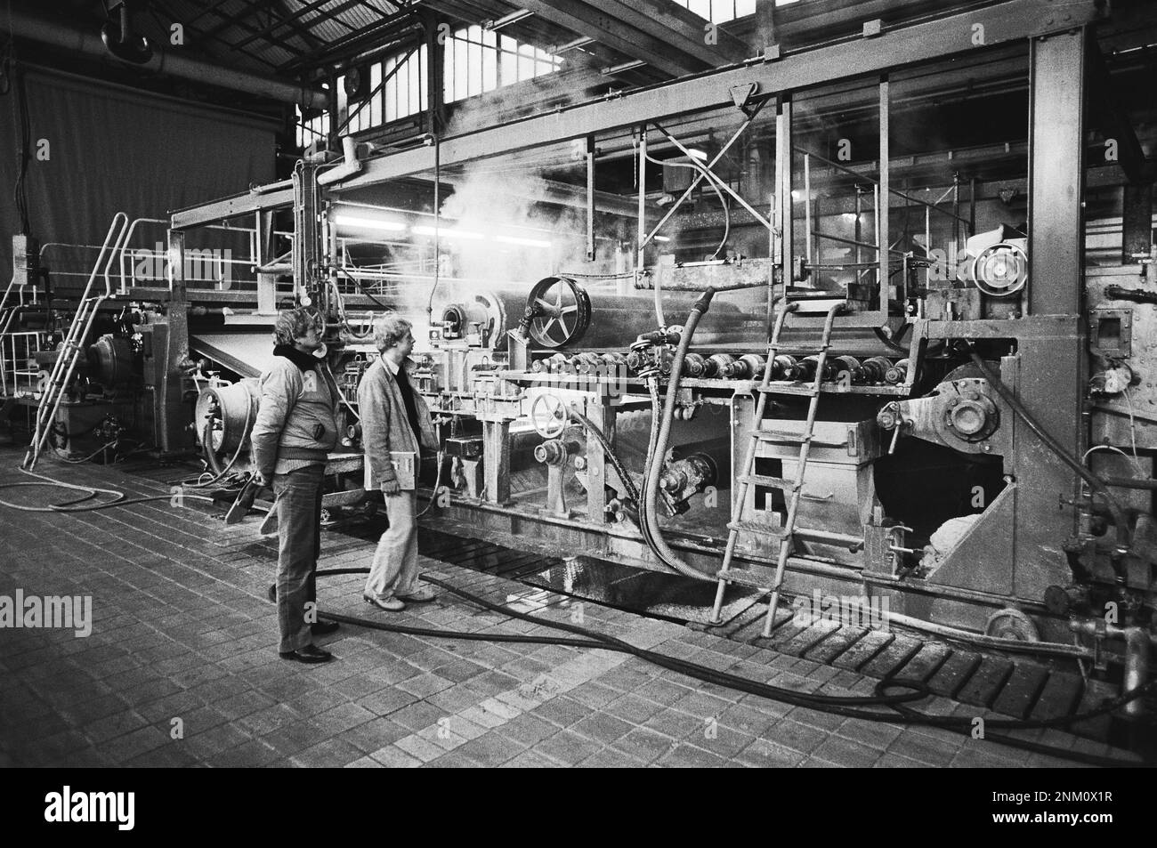 Asbestos machinery Black and White Stock Photos & Images - Alamy