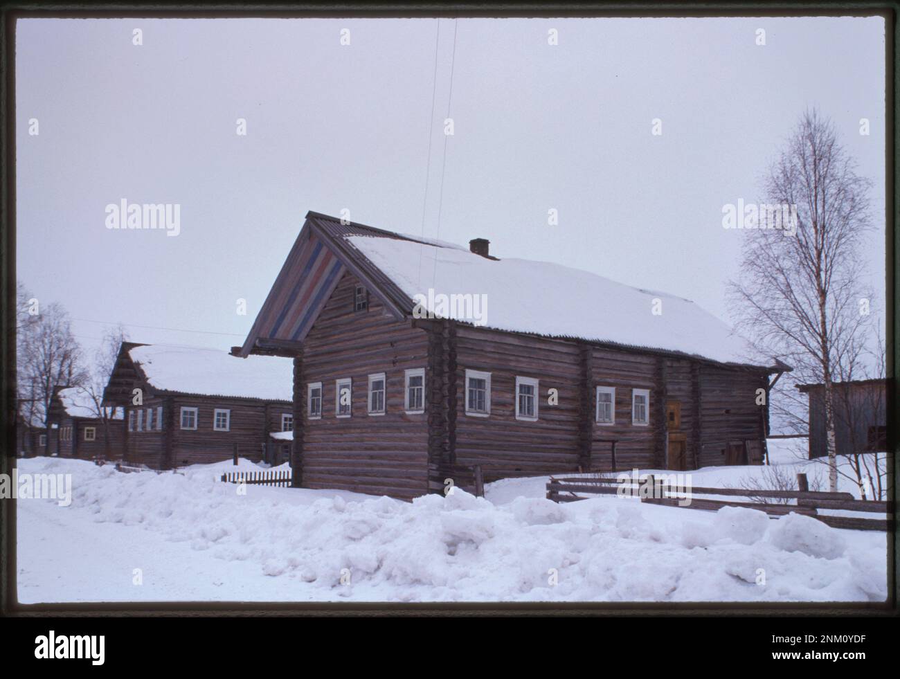 Log buildings russia federation 1990 2000 hi-res stock photography and ...