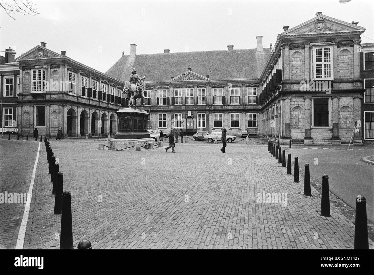 Netherlands History: Exterior Noordeinde Palace, royal palace for Dutch ...