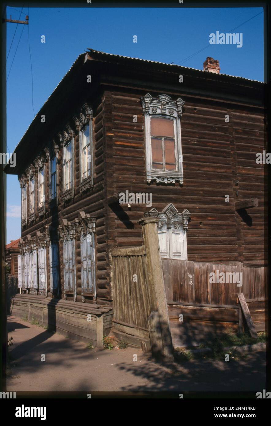 Log buildings russia federation 2000 hi-res stock photography and ...