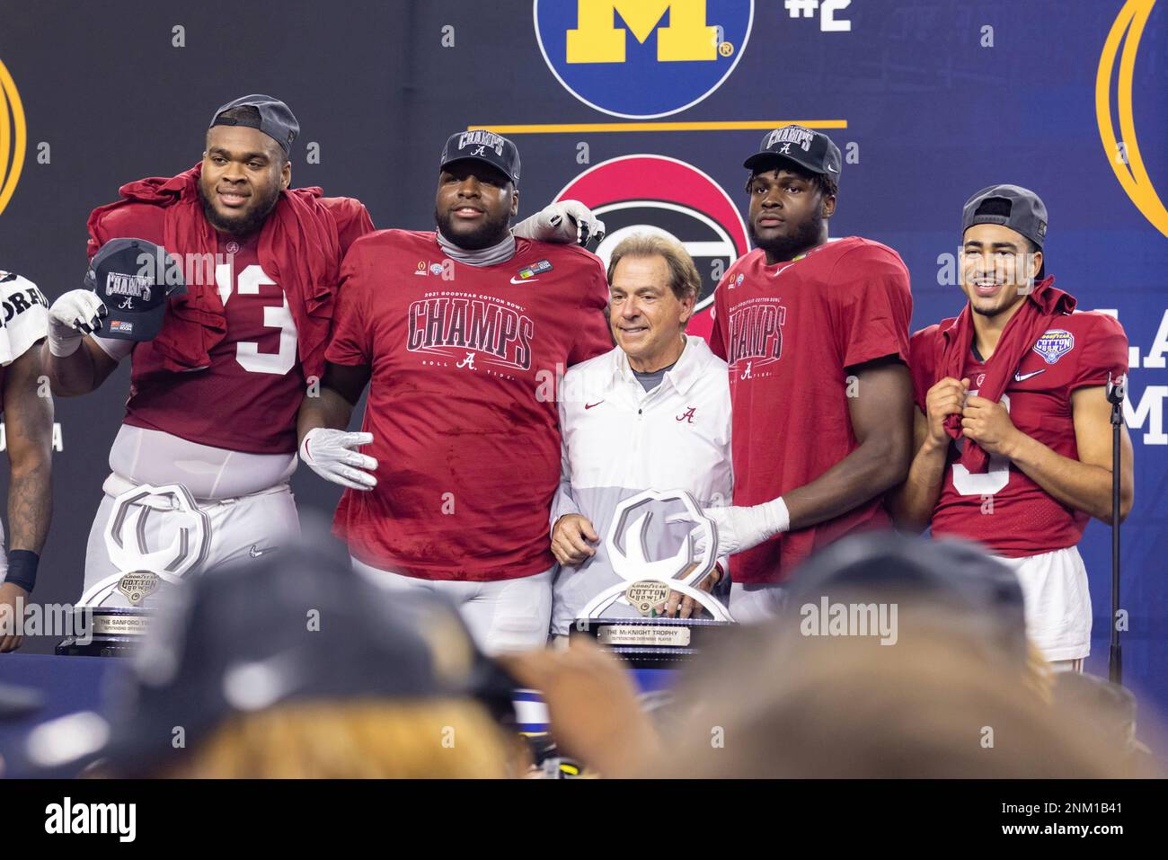 ARLINGTON, TX - DECEMBER 31: Alabama Crimson Tide offensive tackle Evan ...