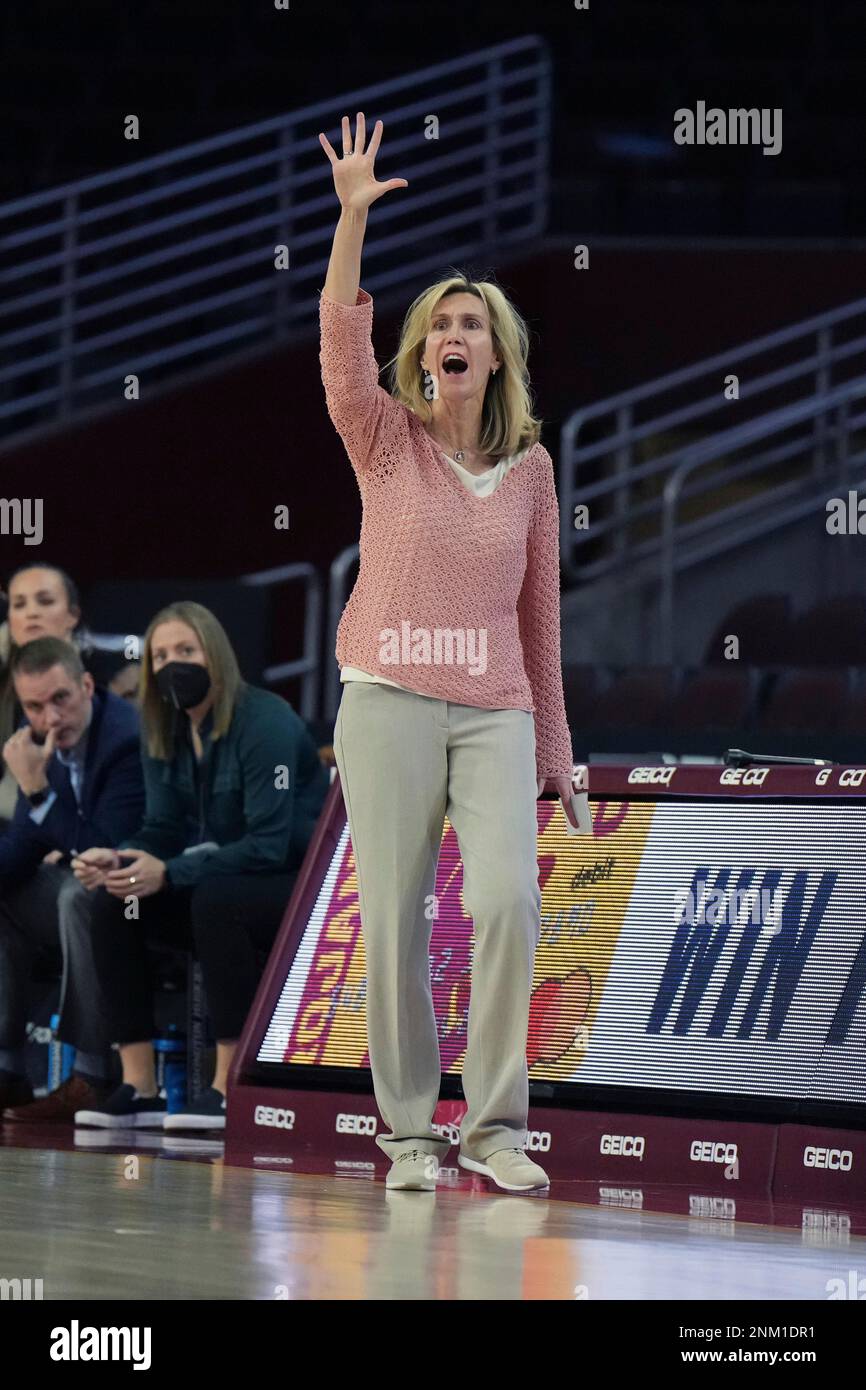 Washington Huskies head coach Tina Langley reacts during an NCAA ...