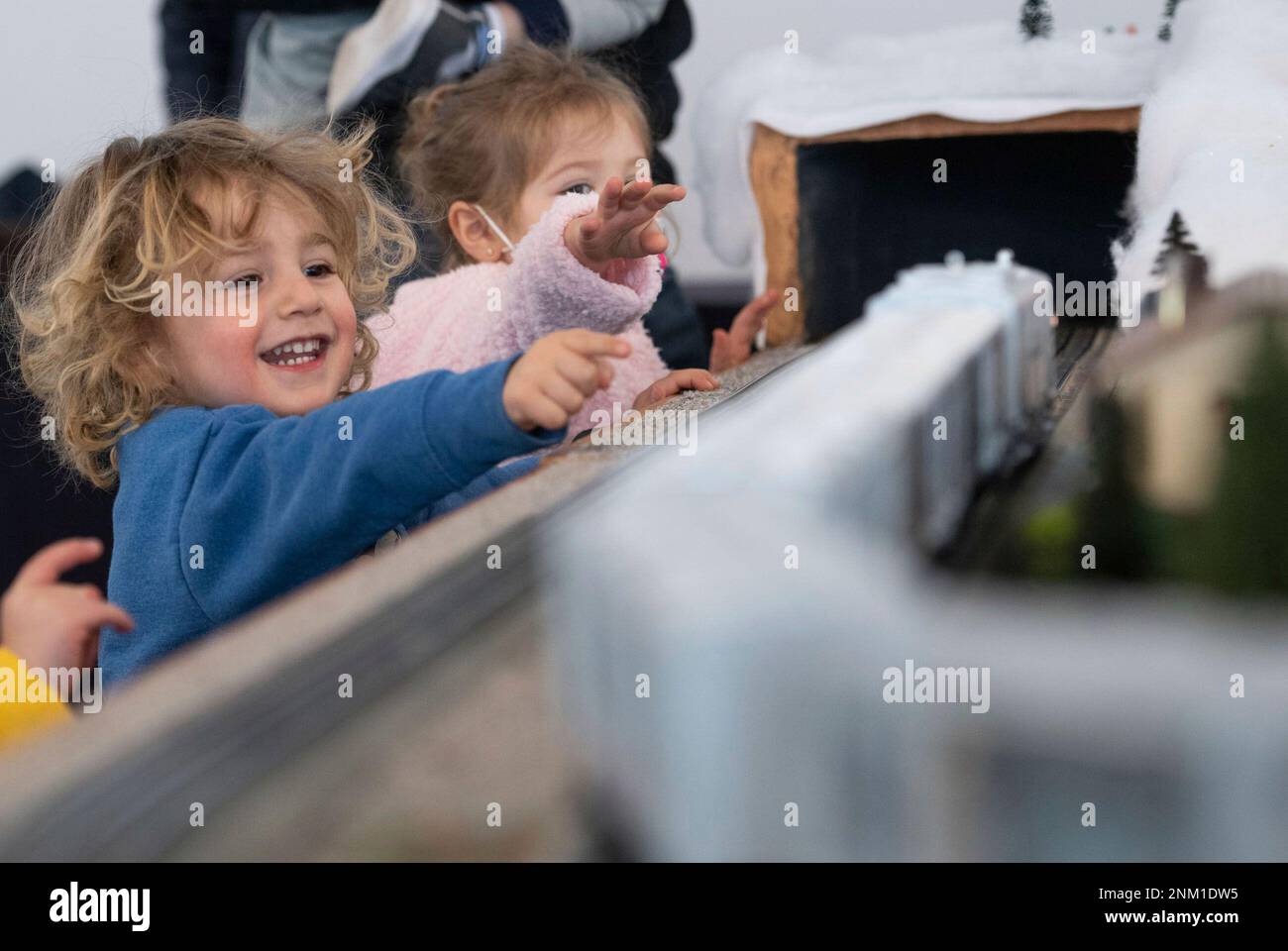 Neighbors and best friends Malcolm Ward, 2, left, and Mariela Giugale ...