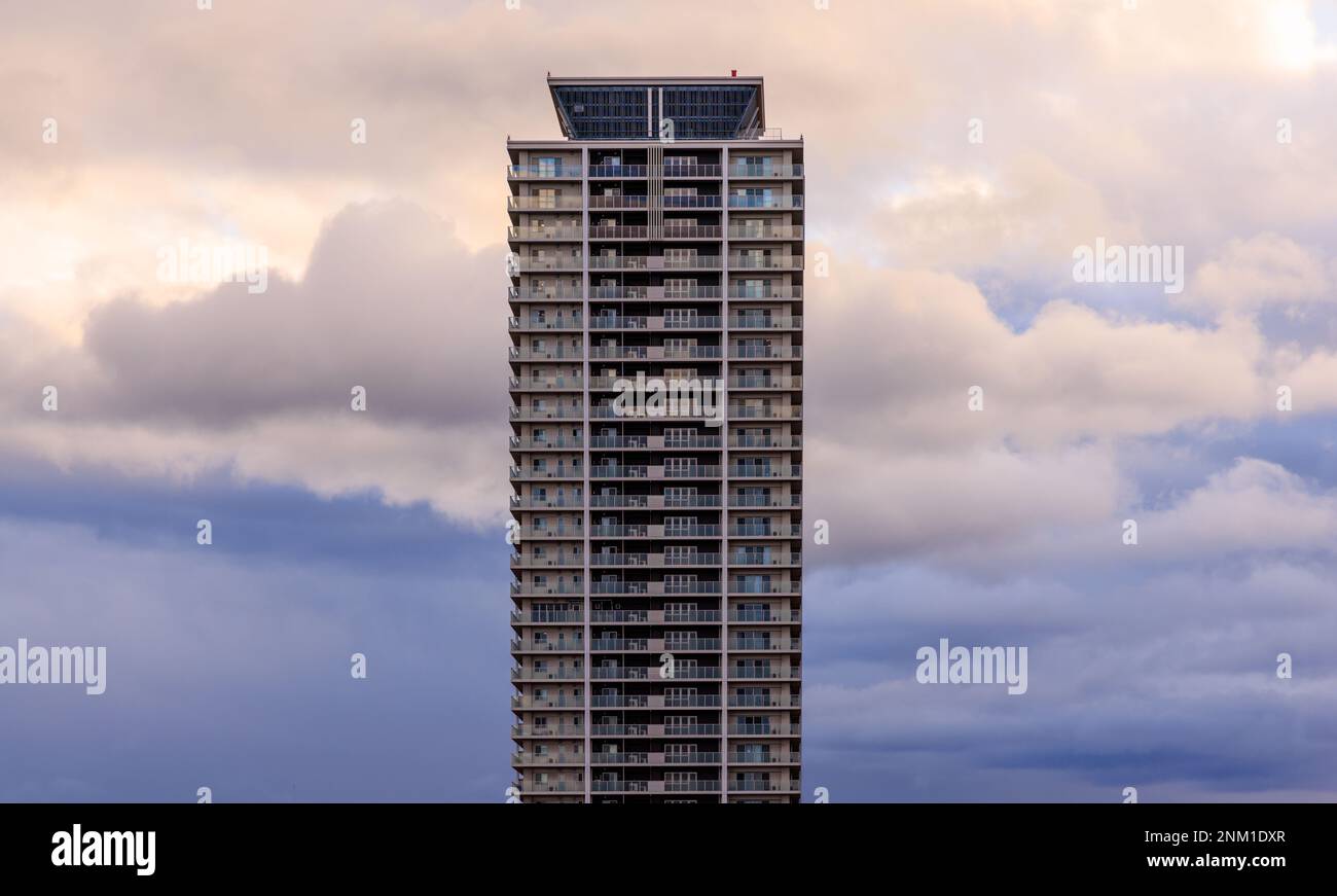 Skycraper living hi-res stock photography and images - Alamy