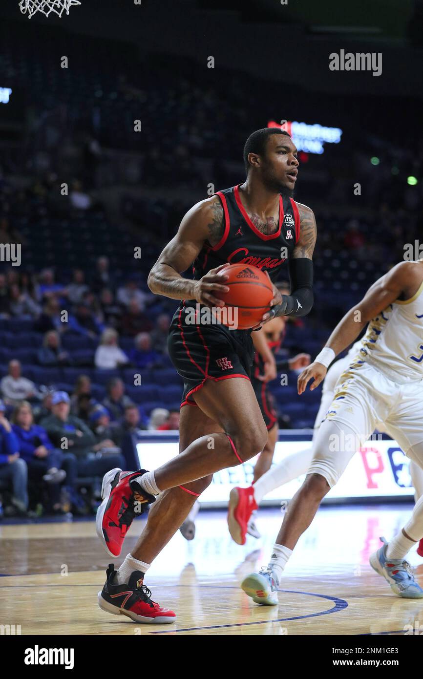 TULSA, OK - JANUARY 15: Houston Forward Reggie Chaney (32) looks to ...