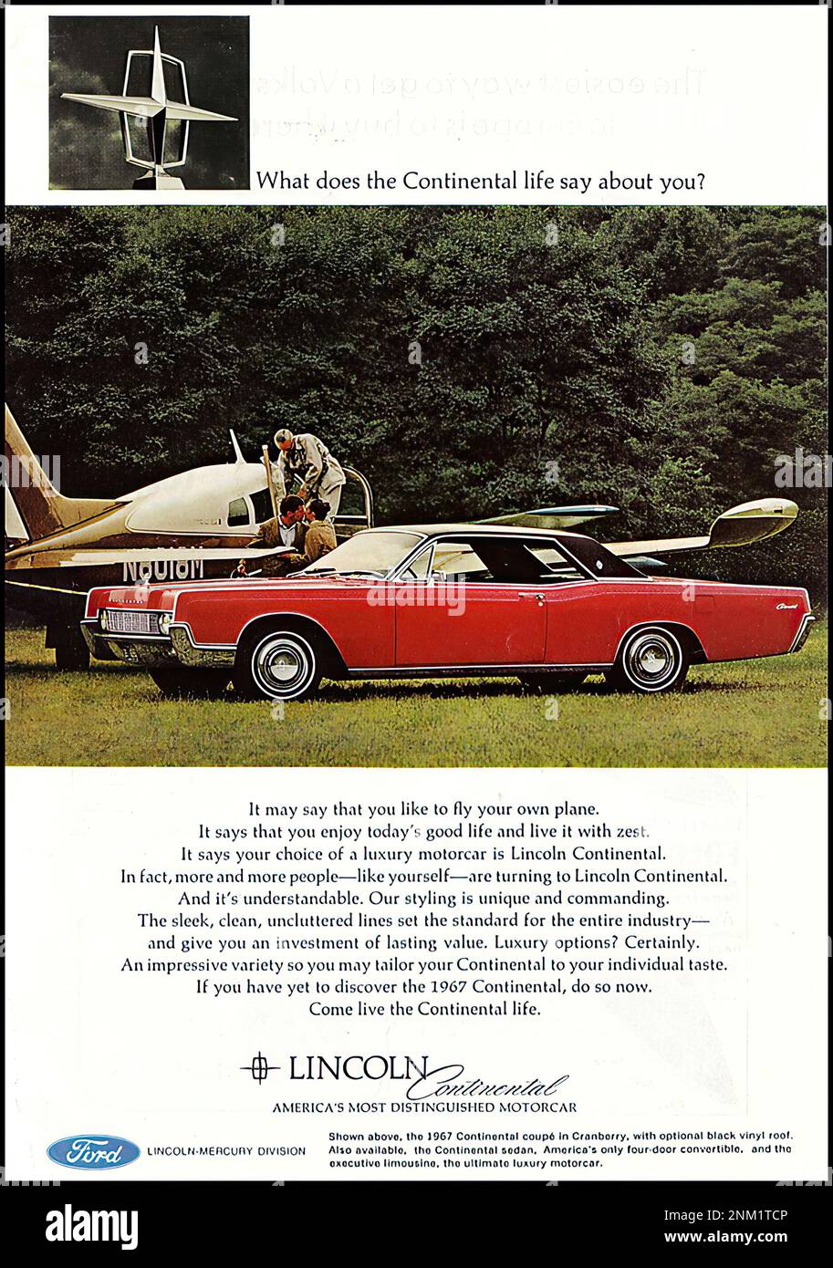 LINCOLN Continental (1967) - Vintage car advertising Stock Photo - Alamy
