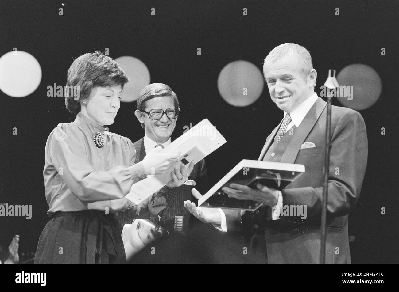 Netherlands History: Toon Hermans receives a gold and platinum book ...