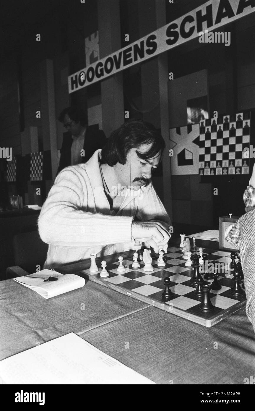 Netherlands History: Blast furnace chess tournament in Wijk aan Zee ...
