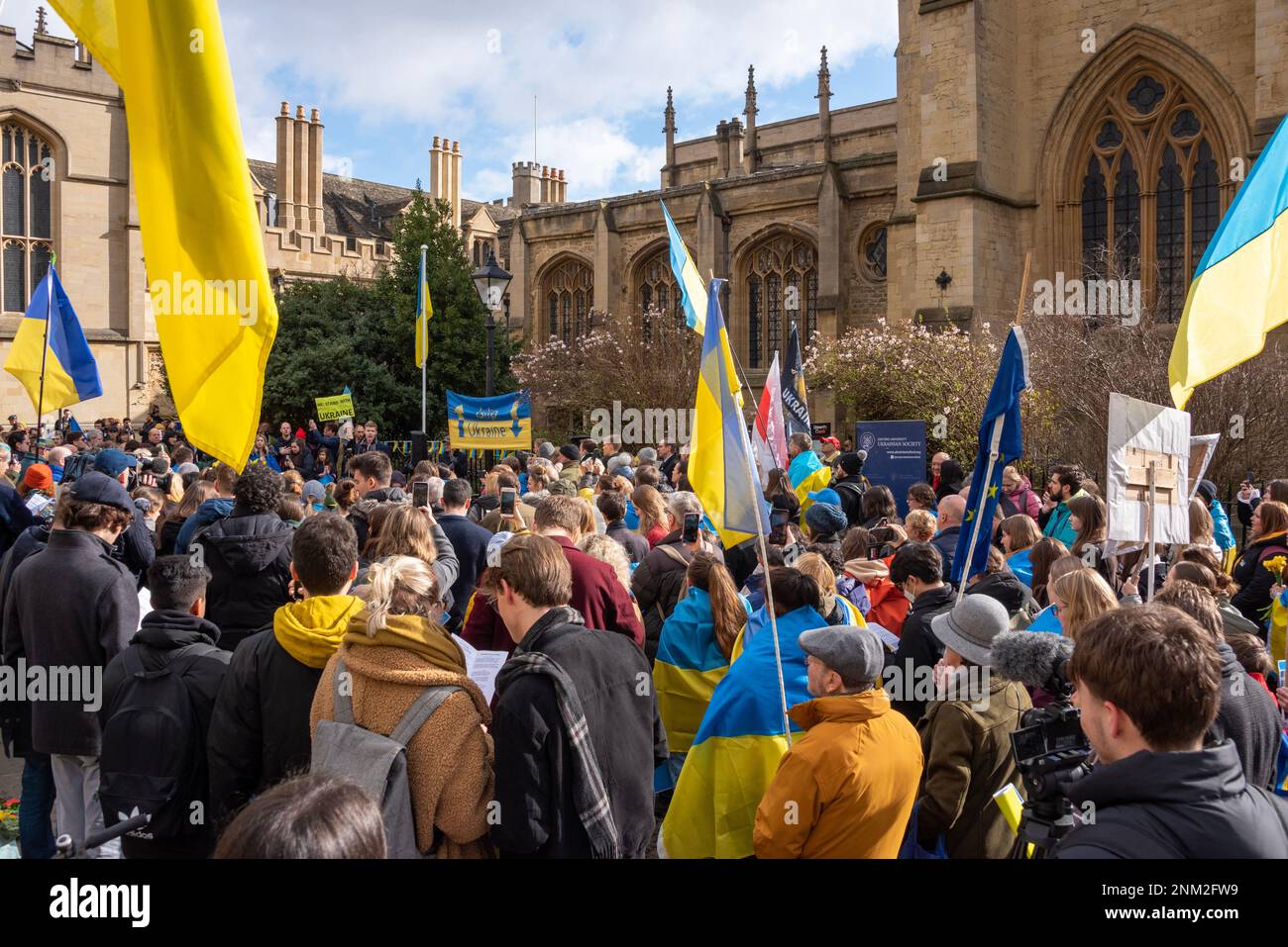 Peace rally hi-res stock photography and images - Alamy