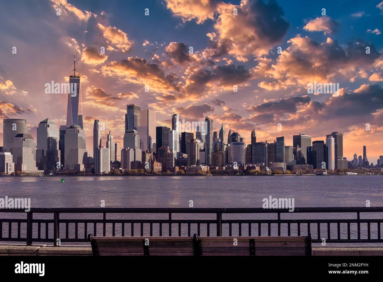 Amazing panoramic view of New York City skyline and skyscraper at ...
