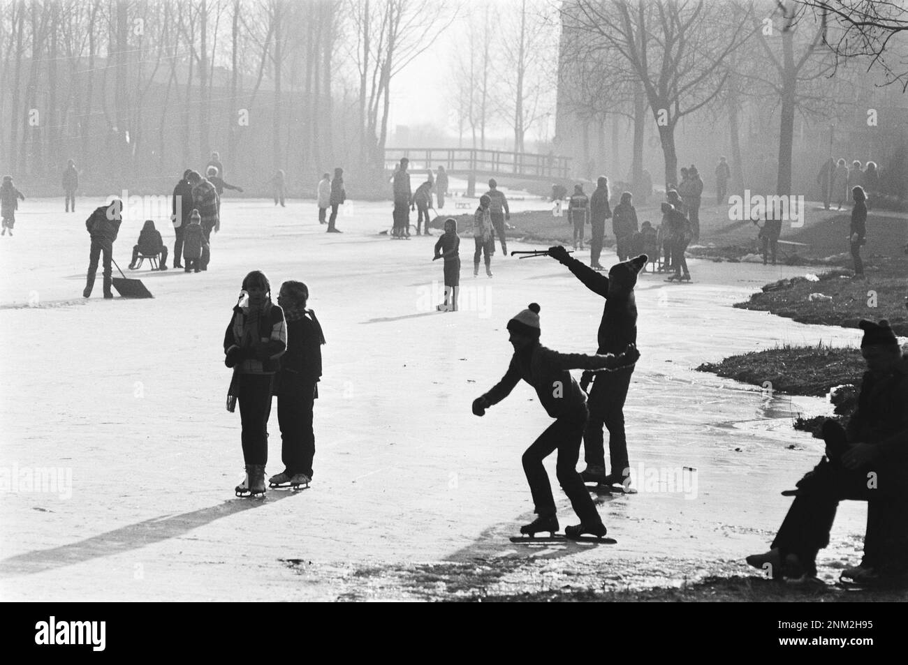 1980's kids winter hi-res stock photography and images - Alamy