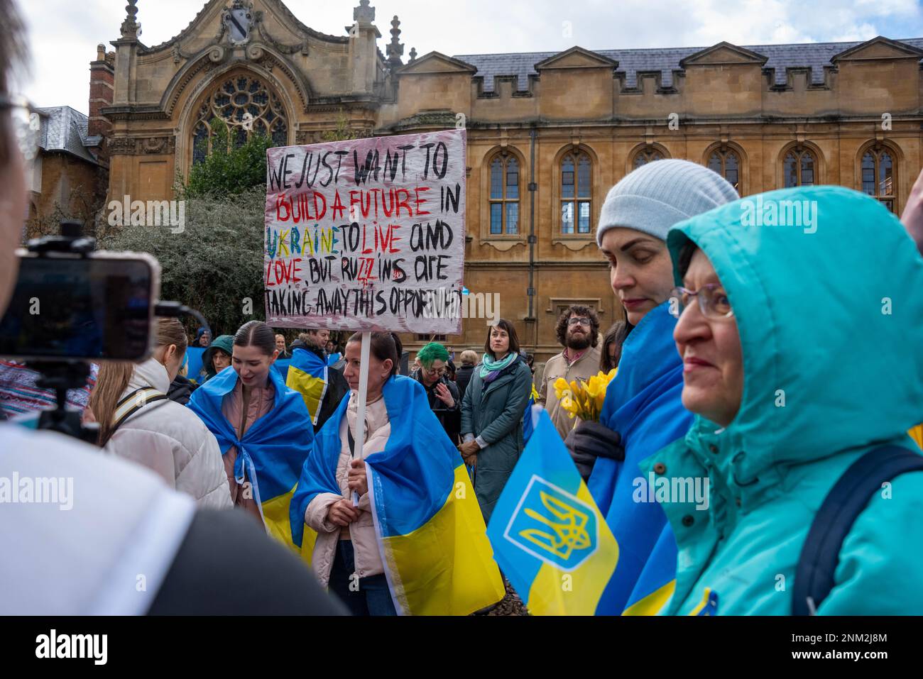 Peace rally hi-res stock photography and images - Alamy