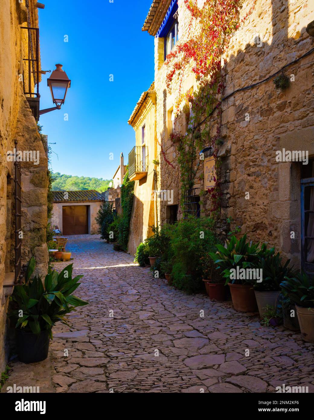Peratallada spain castle hi-res stock photography and images - Alamy