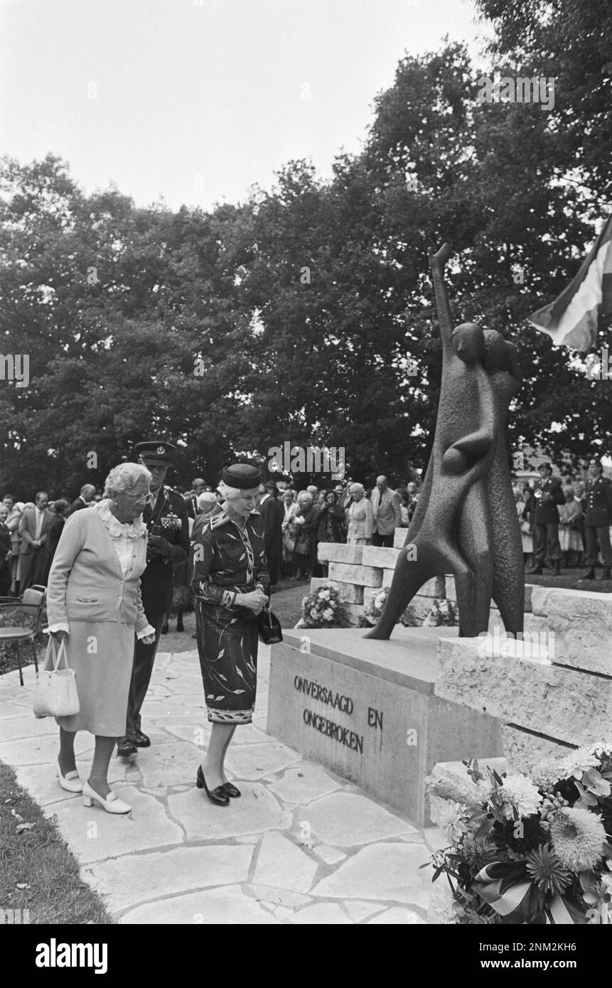 Princess Juliana lays wreath at monument in Bronbeek t.g. commemoration ...