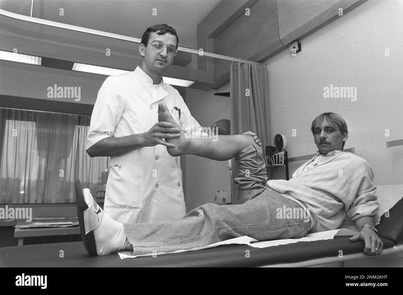 Black dr looking Black and White Stock Photos & Images - Alamy