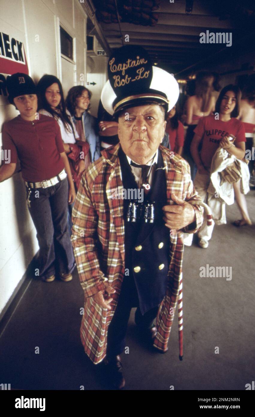 1970s America: 90-year-old Captain BobLo greets passengers. The Boblo ...