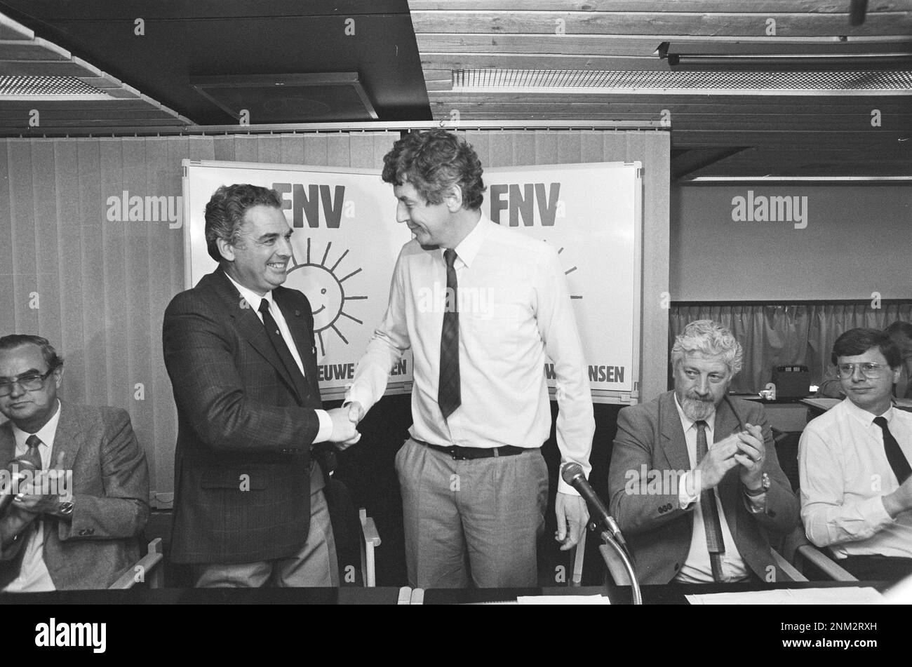 Farewell Wim Kok from the FNV; Hans Pont (l) and Wim Kok ca. 1985 Stock ...
