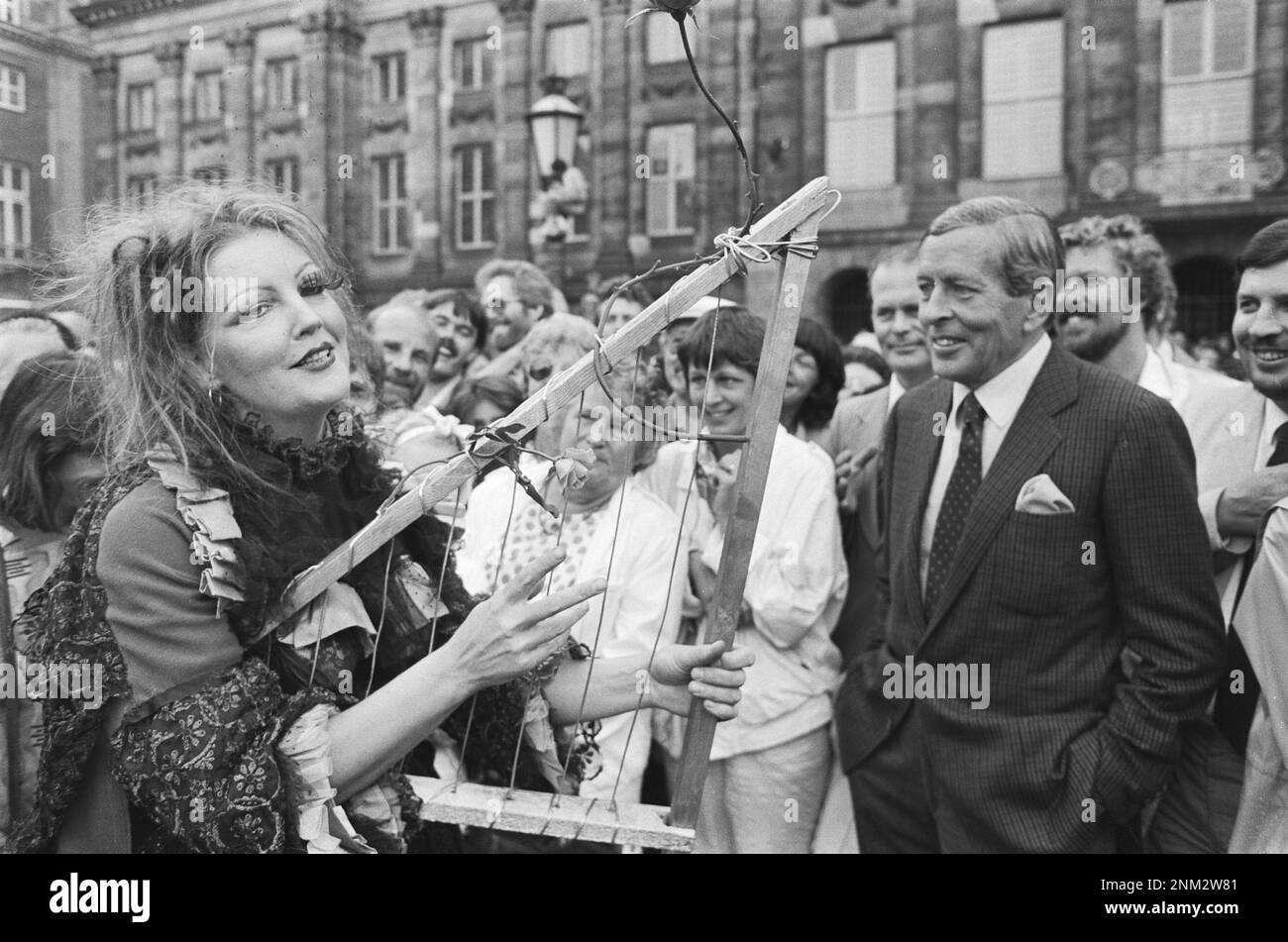 Prince musician 1985 hi-res stock photography and images - Alamy