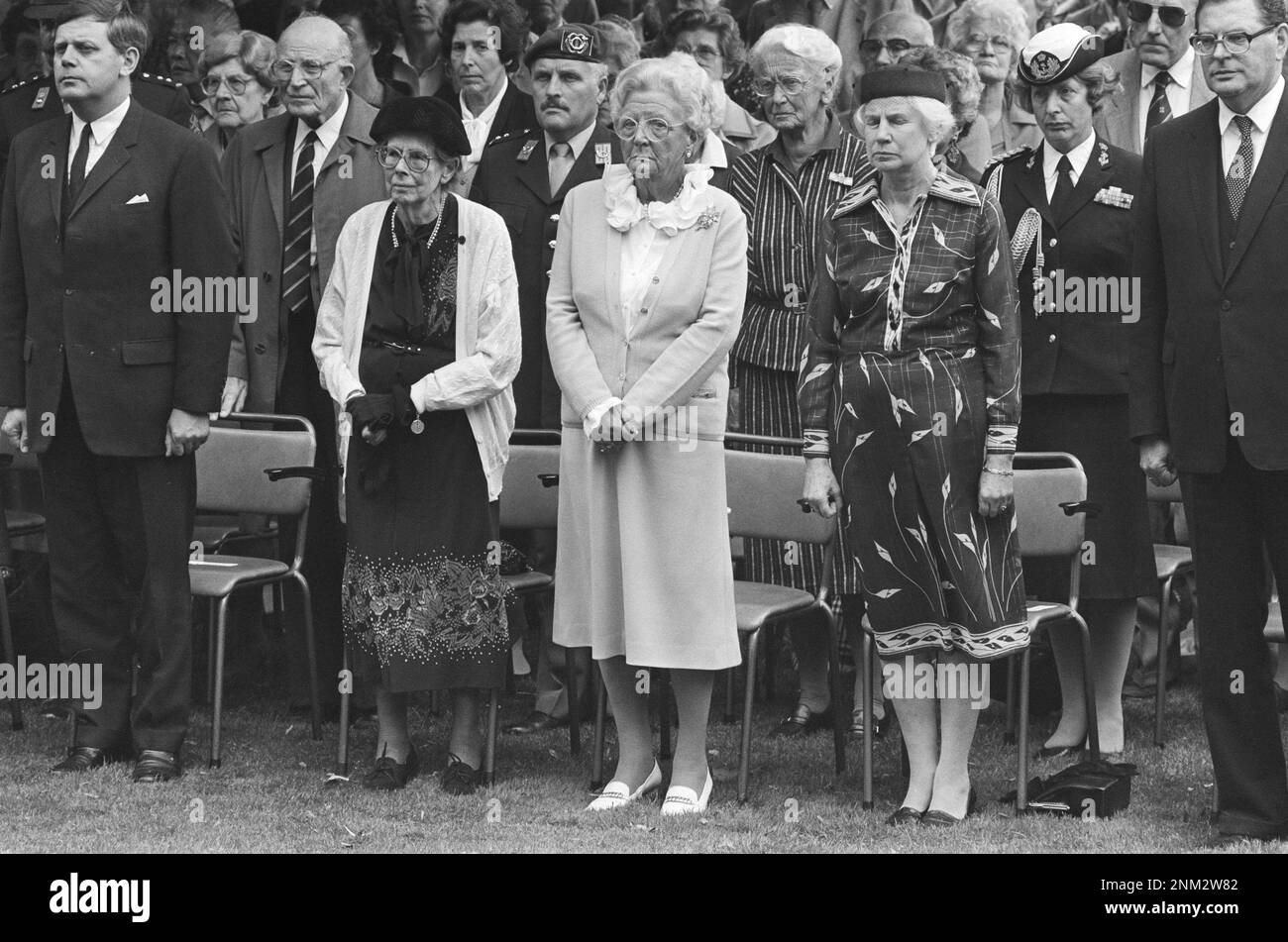 Princess Juliana lays wreath at monument in Bronbeek t.g. commemoration ...