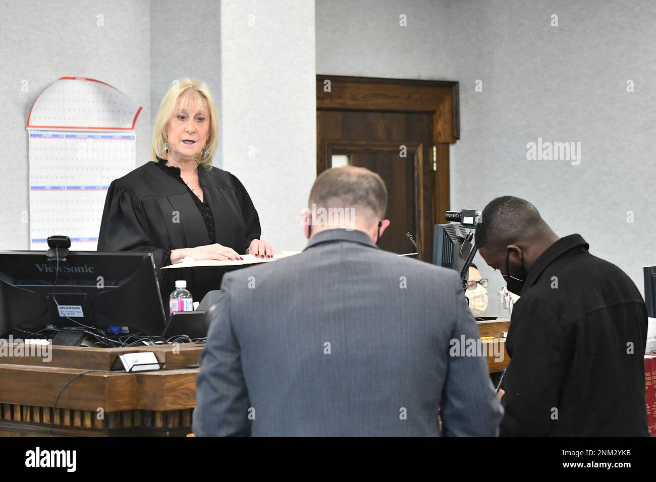 Judge Kathy Bradshaw Elliot conducts the bond hearing in Kankakee, Ill ...