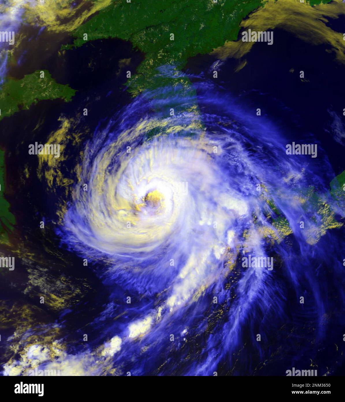 Satellite image of typhoon faye hi-res stock photography and images - Alamy