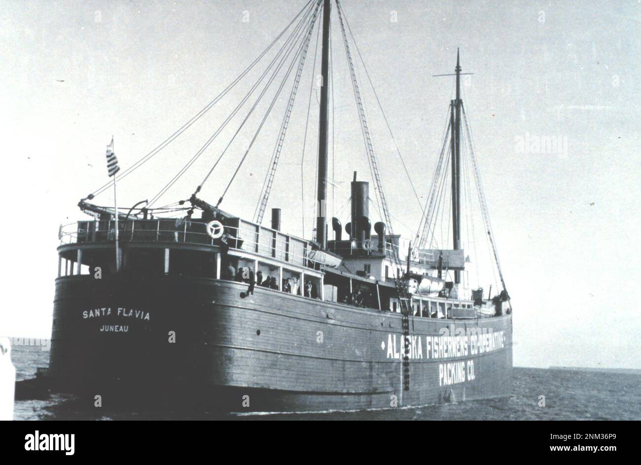 Floating cannery hi-res stock photography and images - Alamy