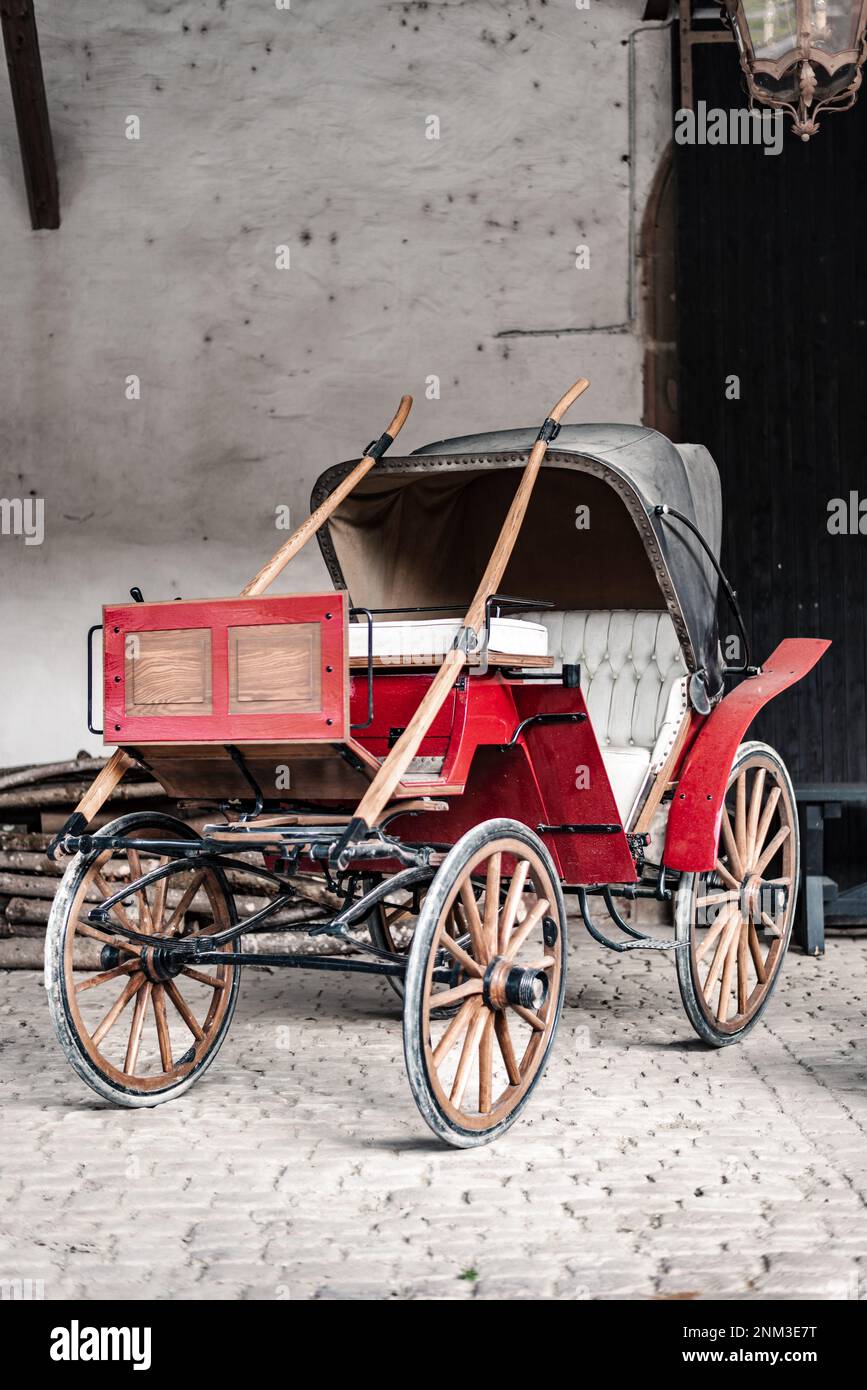 Wooden horse drawn wagon hi-res stock photography and images - Alamy