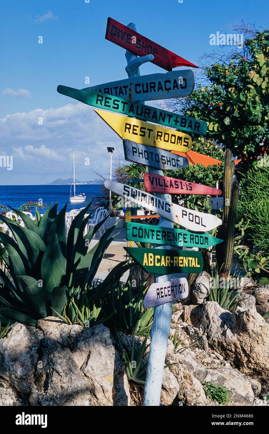 Multi directional sign hi-res stock photography and images - Alamy