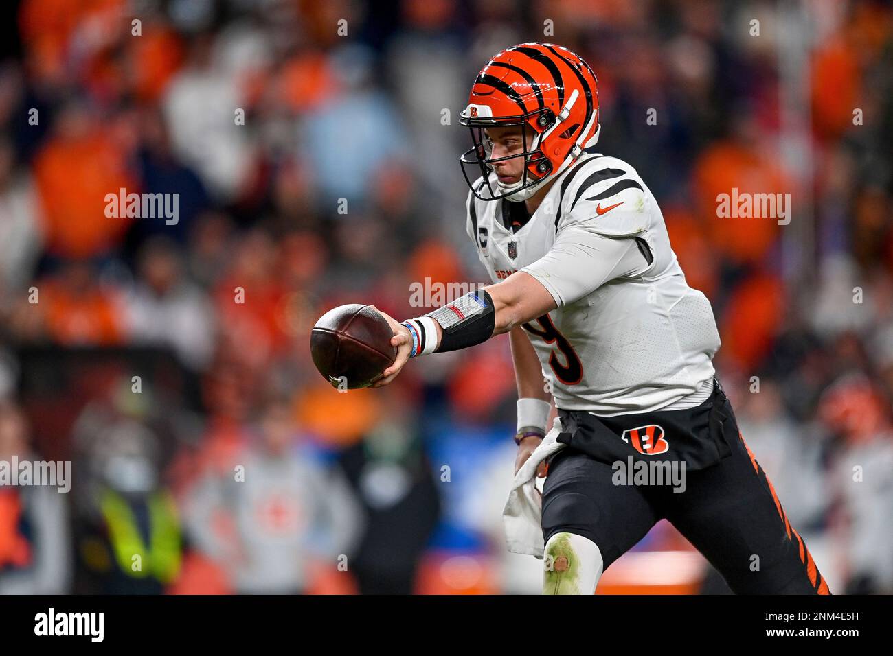 DENVER, CO - DECEMBER 19: Cincinnati Bengals quarterback Joe Burrow (9 ...