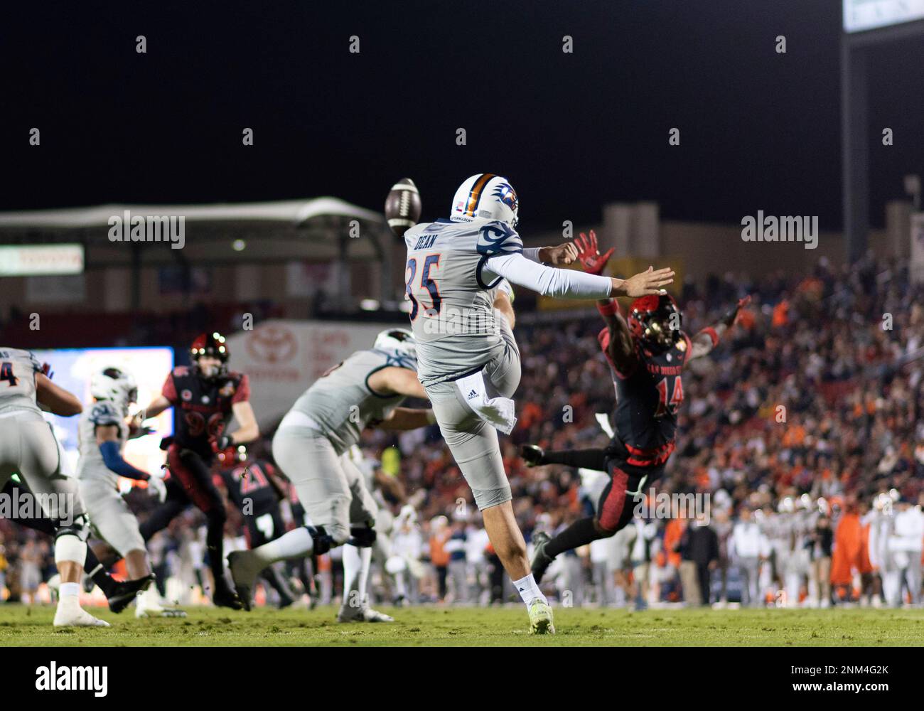 December 21 2021: San Diego State Aztecs wide receiver Tyrell Shavers ...