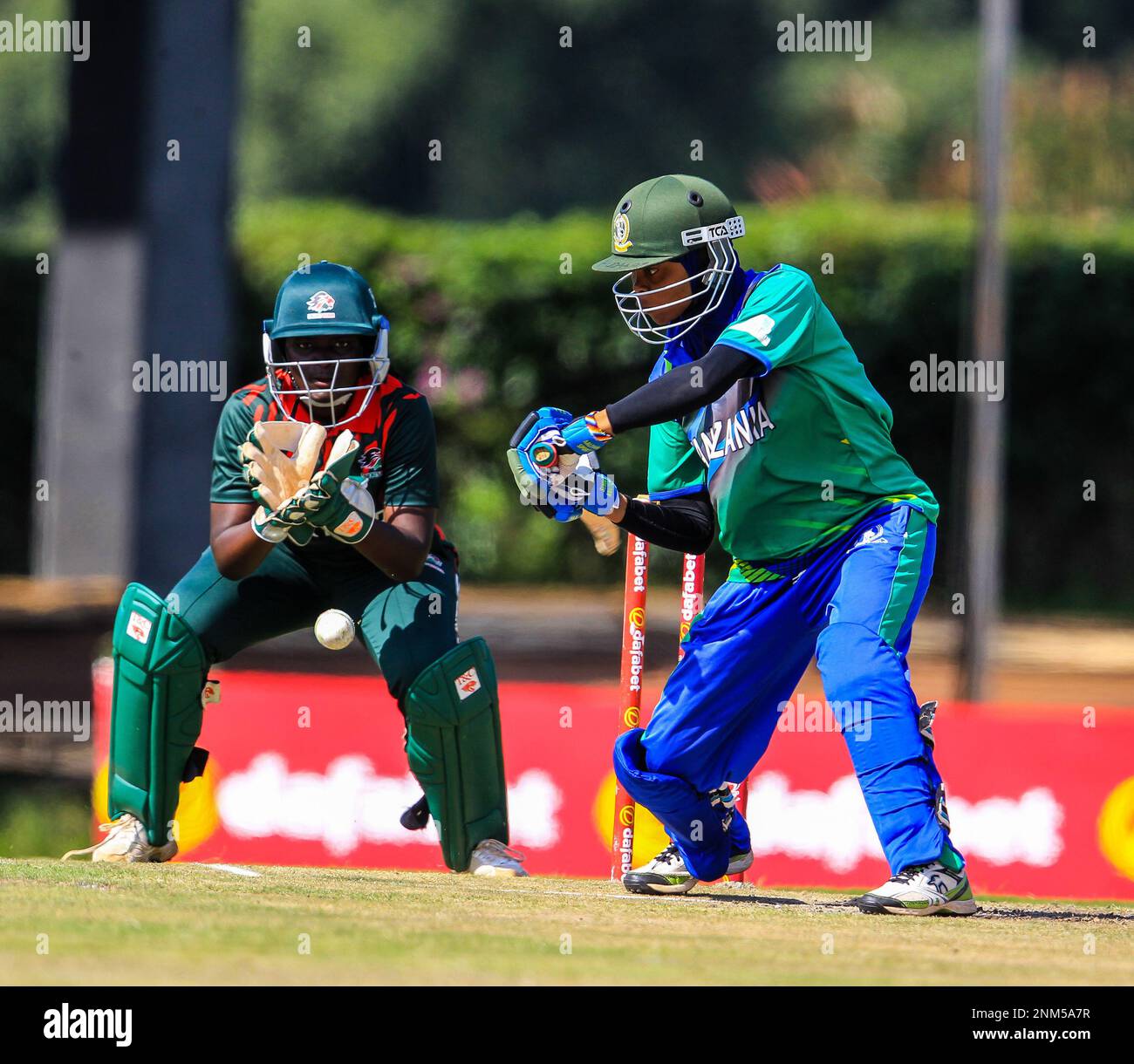 African women africa behind hi-res stock photography and images - Alamy