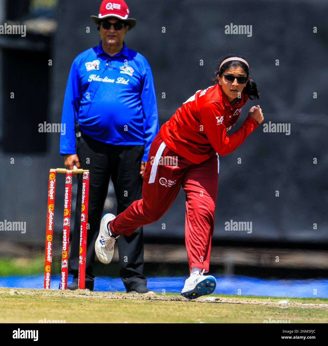 Female bowler cricket african hi-res stock photography and images - Alamy