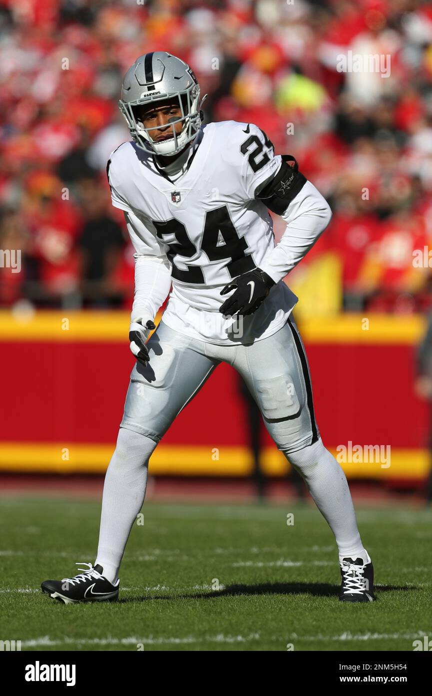 KANSAS CITY, MO - DECEMBER 12: Las Vegas Raiders safety Johnathan Abram ...