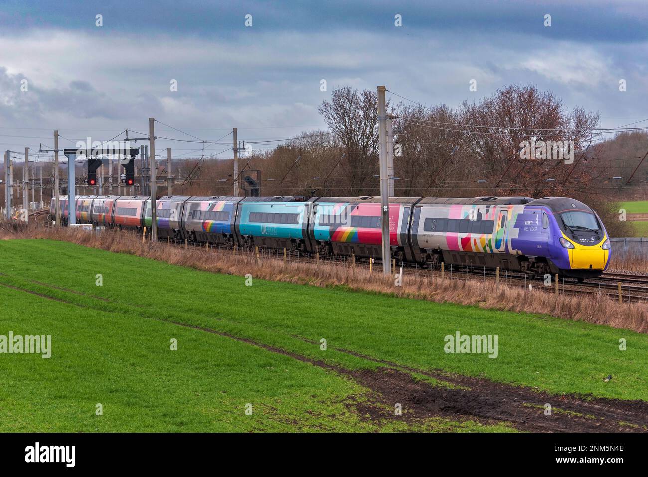 Avabti Pride Pendoline tilting train Stock Photo - Alamy