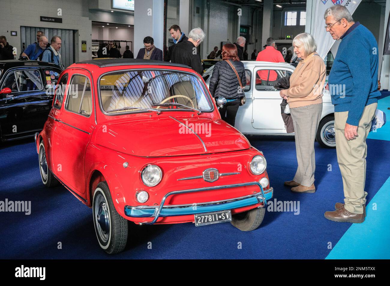 London, UK. 24th Feb, 2023. Fiat 500 classic cars attract visitor ...