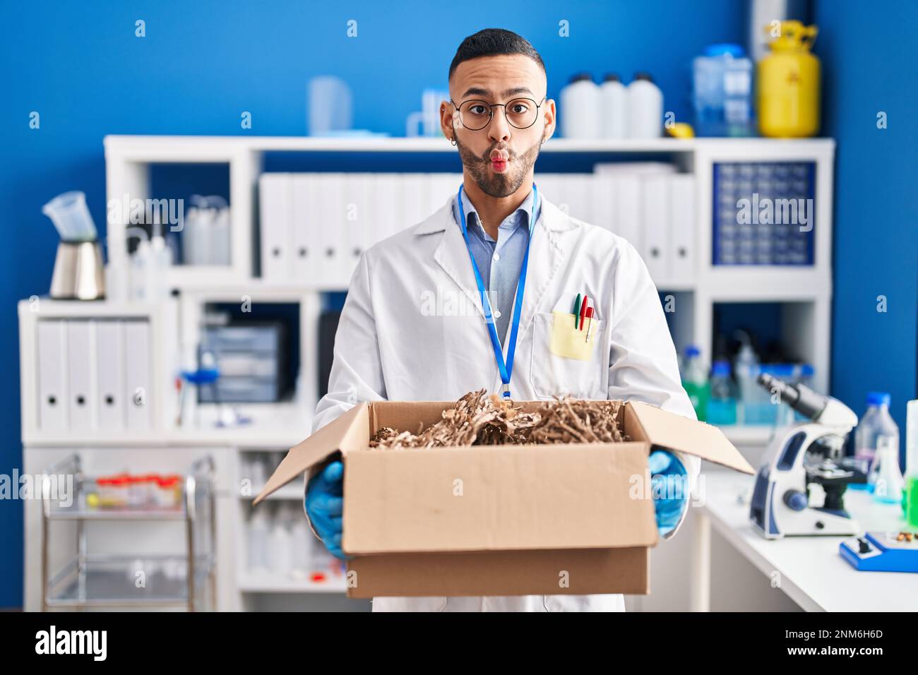 Cardboard microscope hi-res stock photography and images - Alamy