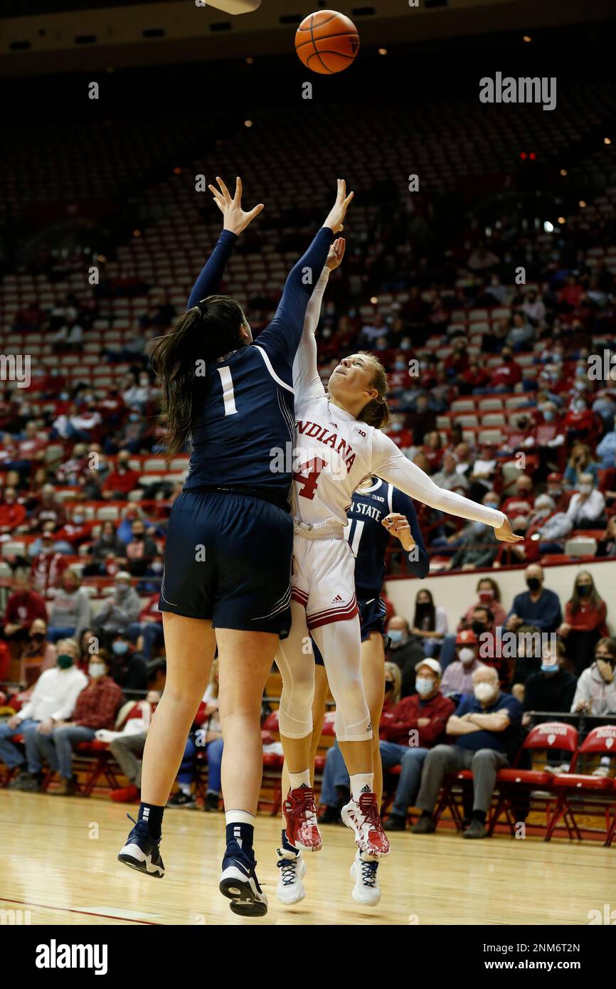 BLOOMINGTON, IN - DECEMBER 06: Indiana Hoosier guard Nicole Cardaño ...