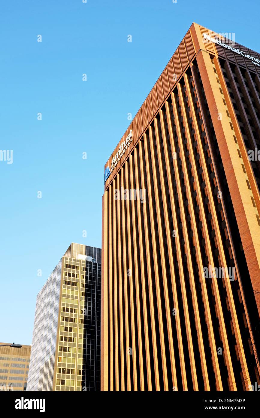 Two story brick buildings hi-res stock photography and images - Alamy